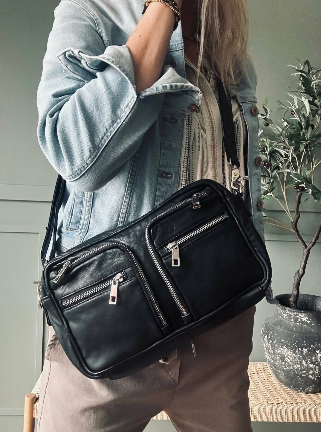 Crossbody Geneva – Black / silver Big – VIAMAJA